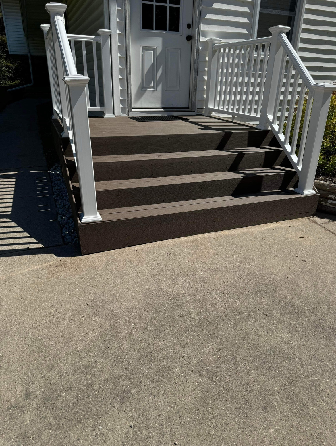 Murphy Contracting Services LLC Offers Decks in Alpena, MI